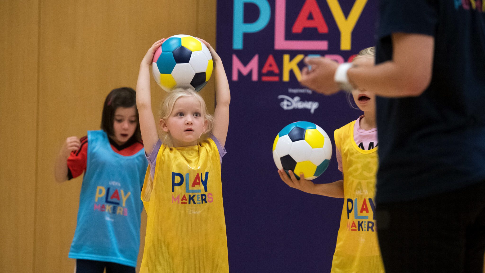 Disney Playmakers nú á føroyskum - Fótbóltssamband Føroya