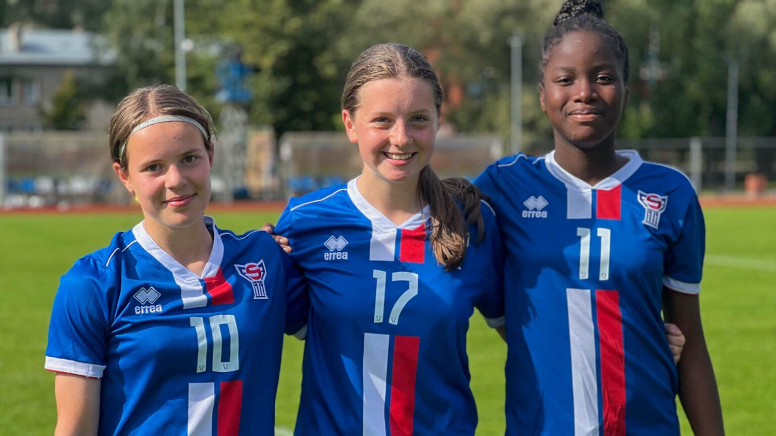 Roysni.fo | U15-genturnar koma heim við heiðursmerki